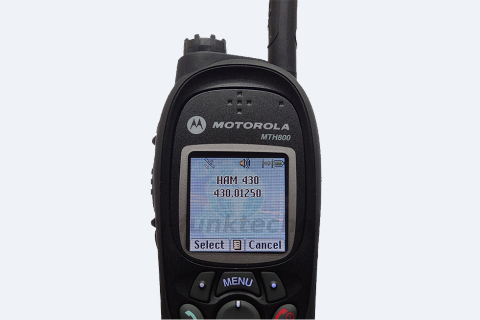 Rádio Portátil Motorola TETRA - MTH800